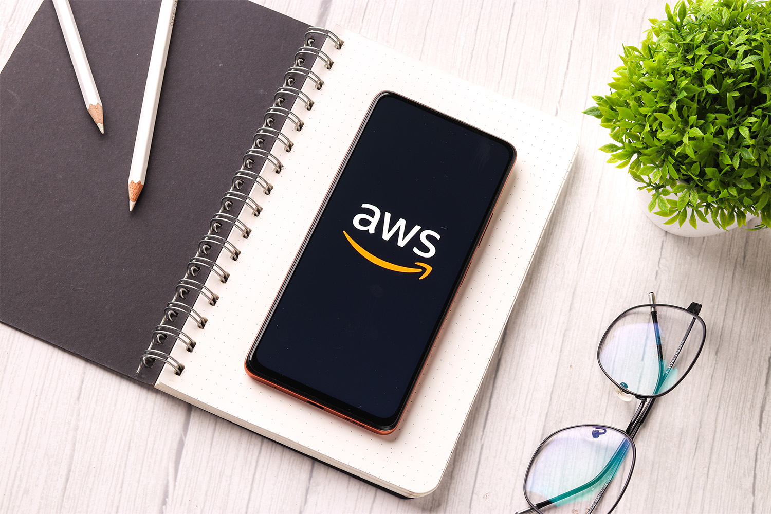 【2025年最新版】AWSの生成AIまとめ｜料金やユースケースもご紹介